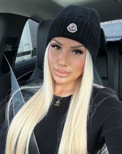 Laura Lettgen Wiki, Age, Height, Net Worth, Boyfriend, Family & Biography