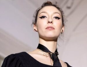 Robyn Byrne Biography: Transforming Stages with Passionate Artistry