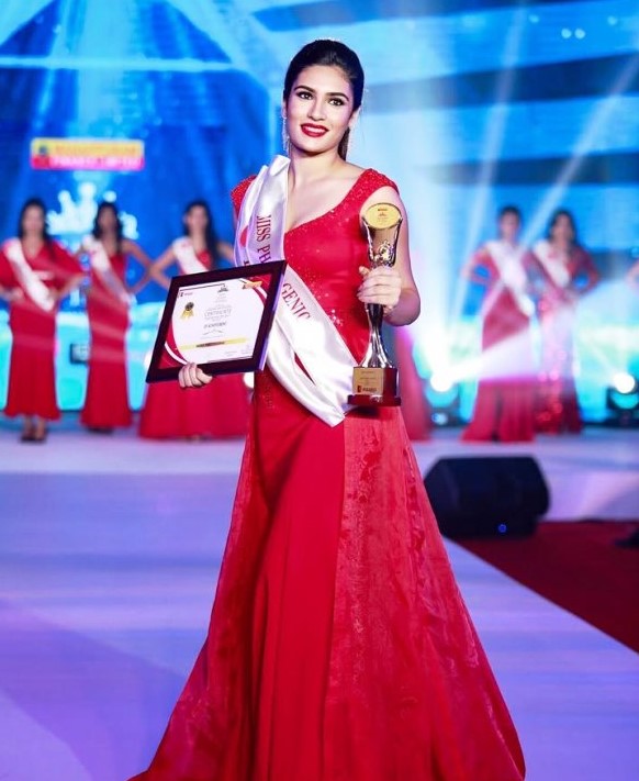 Tarini Kalingarayar Biography, Wiki, Parents, Height, Education ...