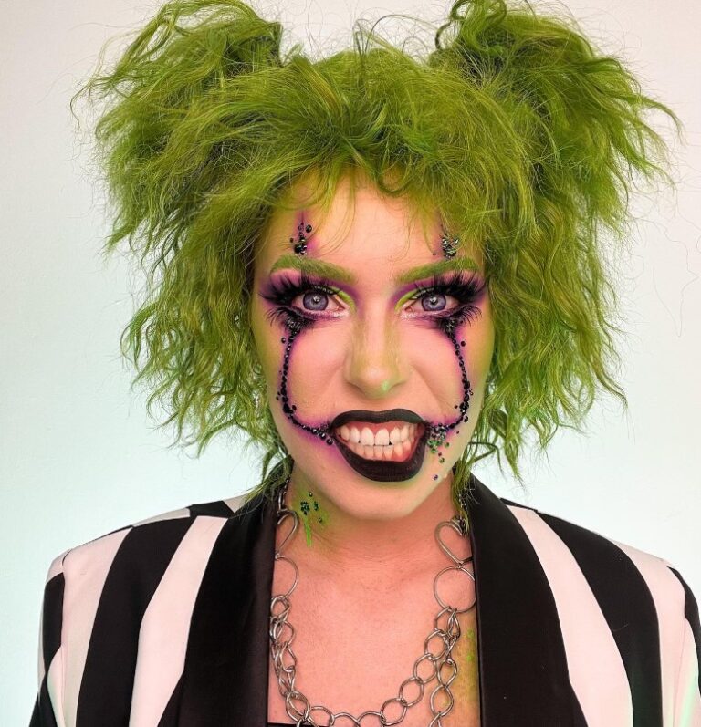 Who is Holly Murray? (Makeup Artist) Height, Biography, Age, Boyfriends ...