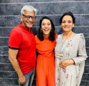 Smita Mandhana Biography: Age, Family & Facts about Smriti Mandhana's ...